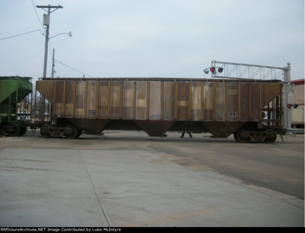 NAHX covered hopper car